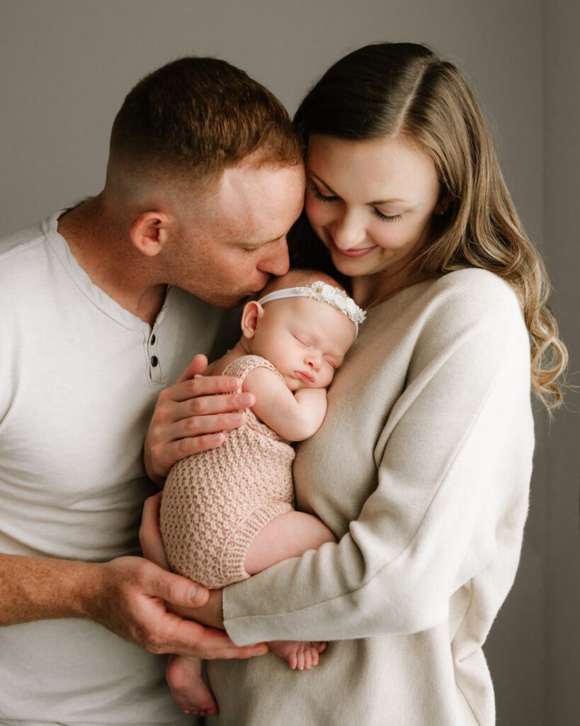 What to Wear for Newborn Photos - Kristin Brockman Photography